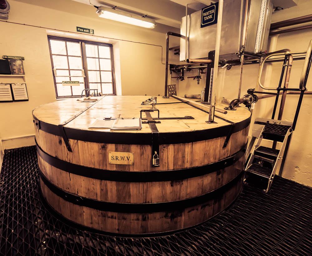 Royal Lochnagar Distillery | The Queens Own
